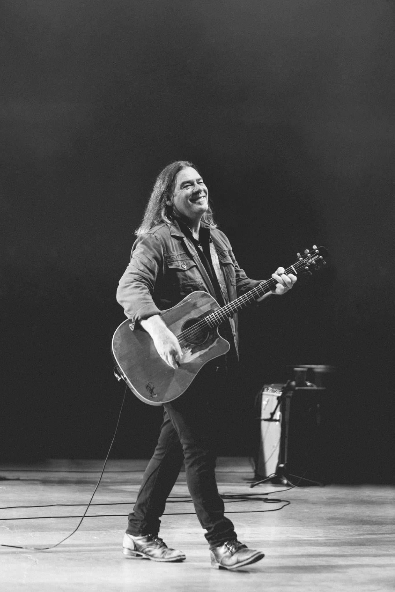 Alan Doyle: Welcome Home Tour - The Buzz